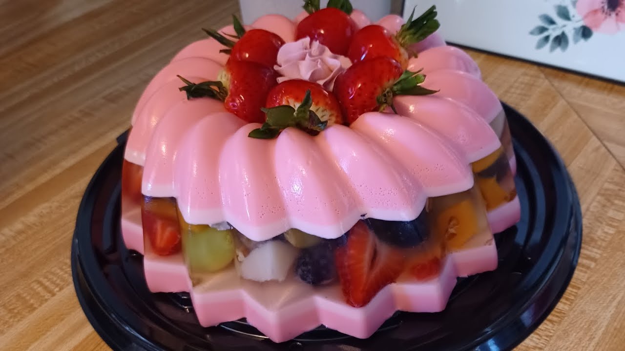 Gelatina de fresa con fruta encapsulada - YouTube