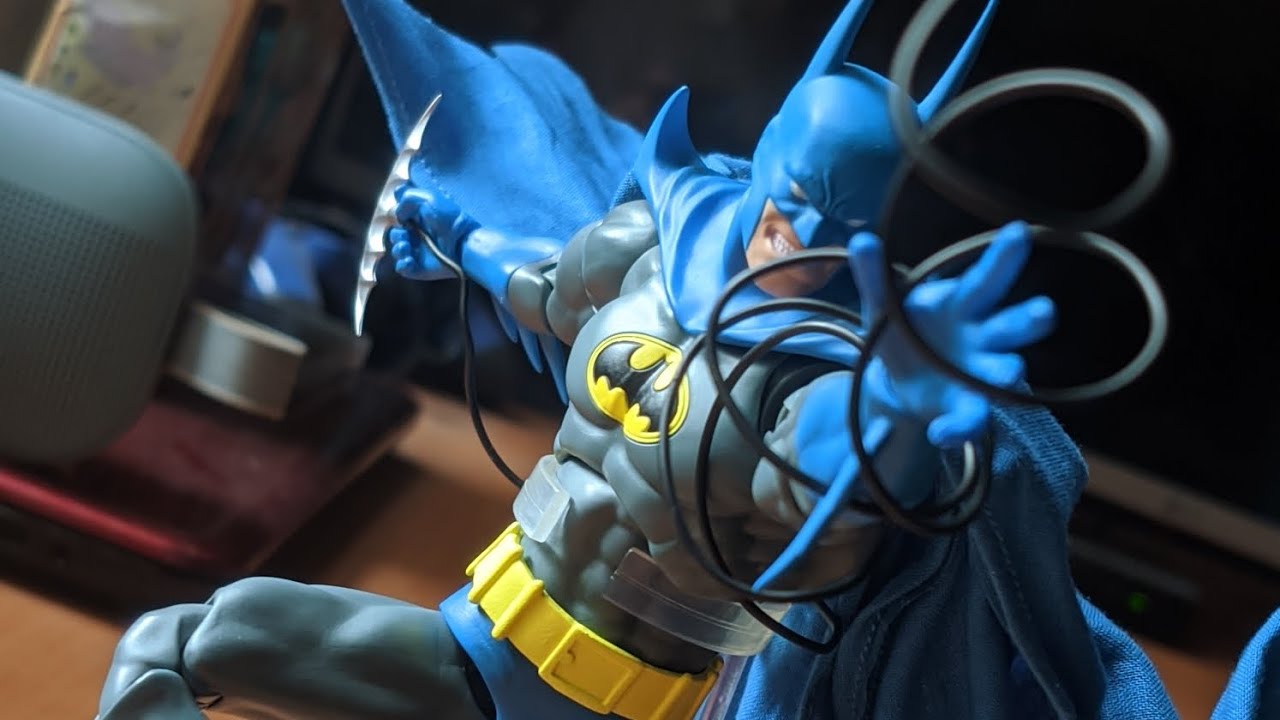 MAFEX Batman cape crusader( knightfall) review. - YouTube