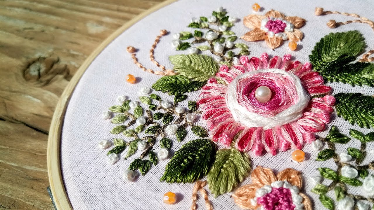 Hand embroidery of an aster flower | Ручна вишивка квітки айстра - YouTube