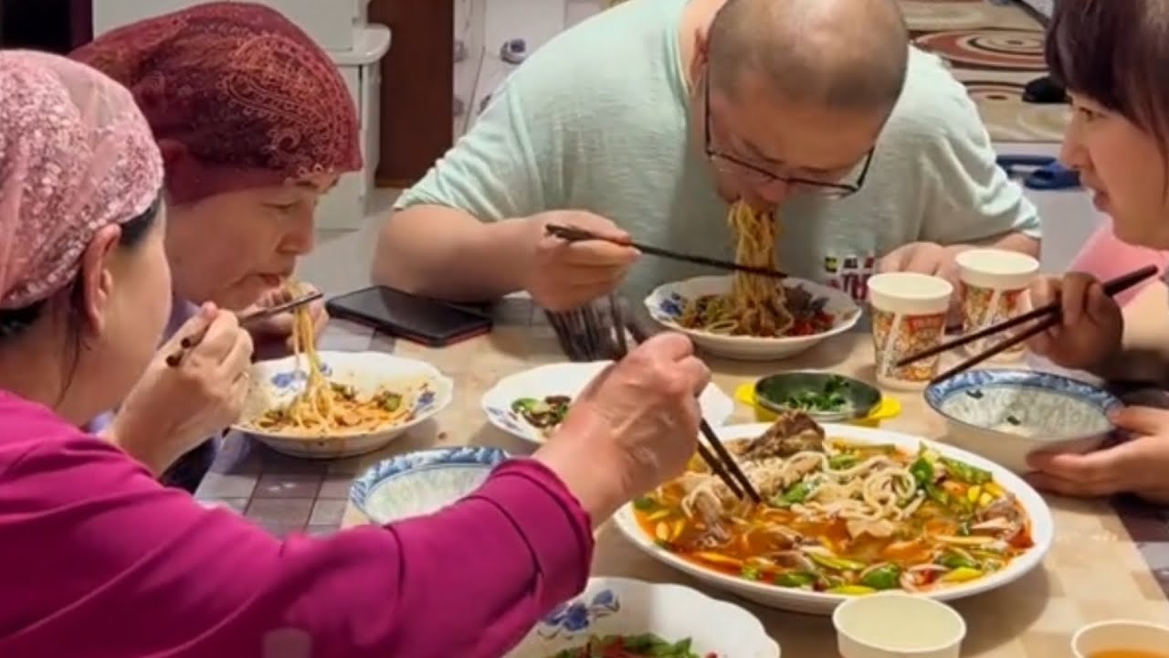 mukbang hakiki女兒都兩歲了太快了，壓力與幸福同行#拒絕浪費光盤行動 #幸福一家人 #家的味道 - YouTube