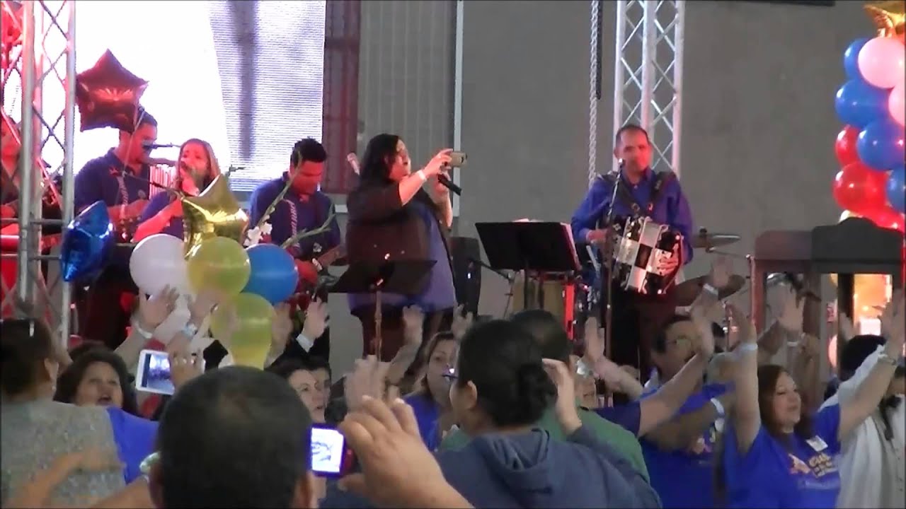 Ministerio de Alabanza Emmanuel-Los Que Aman a Cristo - YouTube