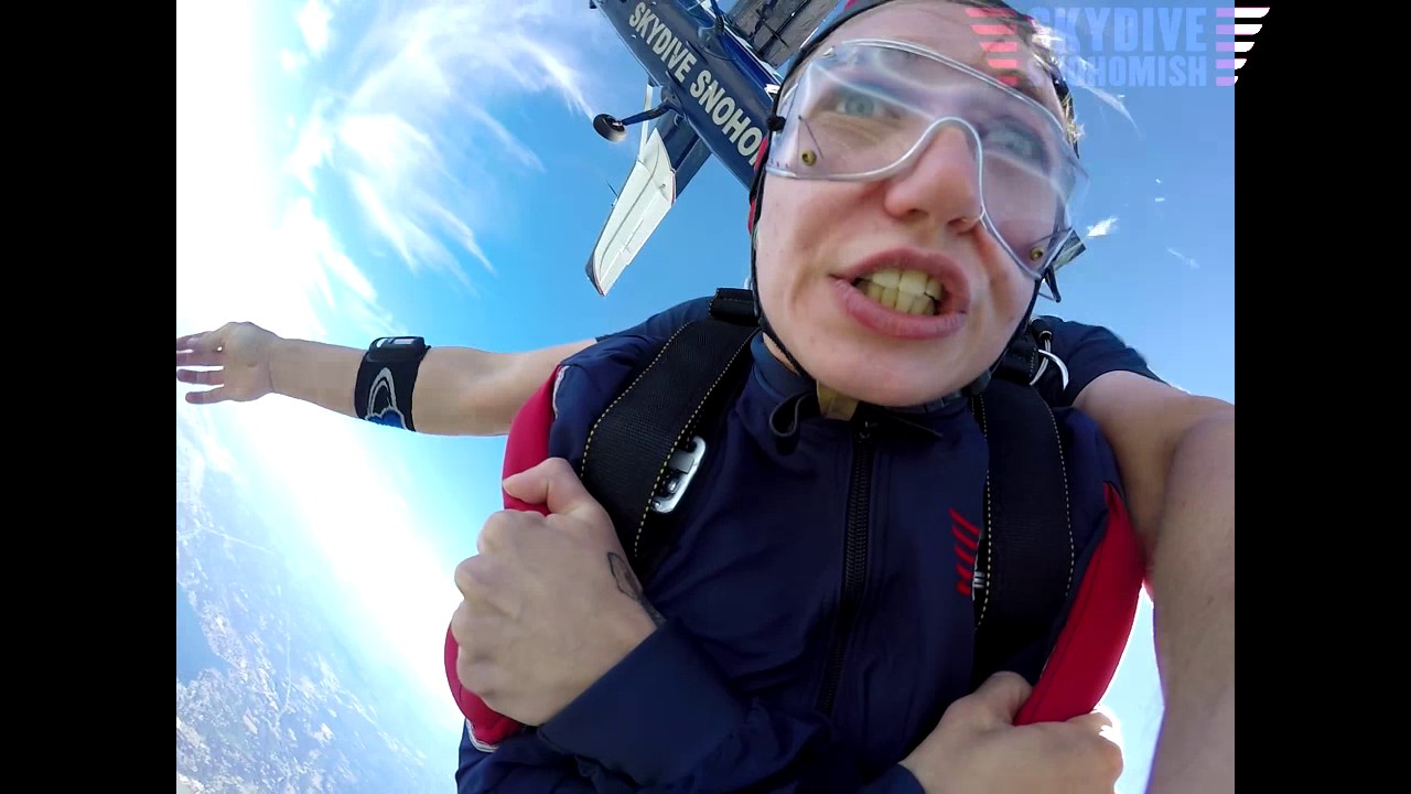 Carissa Kells's Tandem skydive! - YouTube