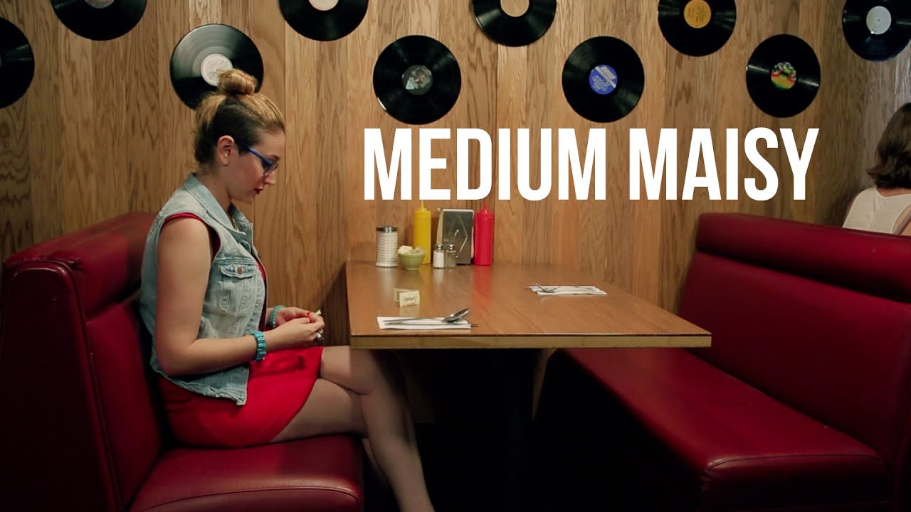 Medium Maisy: Meeting A Psychic For The First Time - YouTube