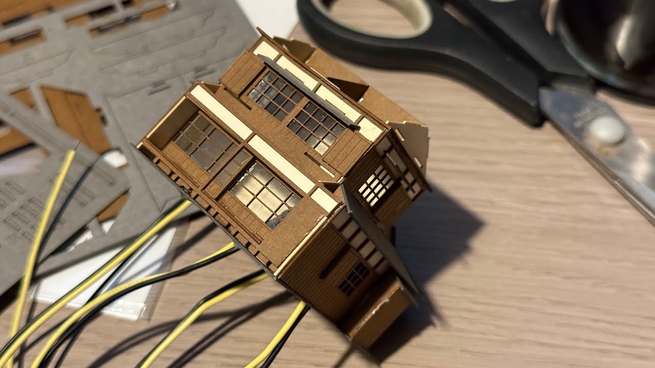 Tsursu no Michi Update 07 Building a house card kit & adding lights ...