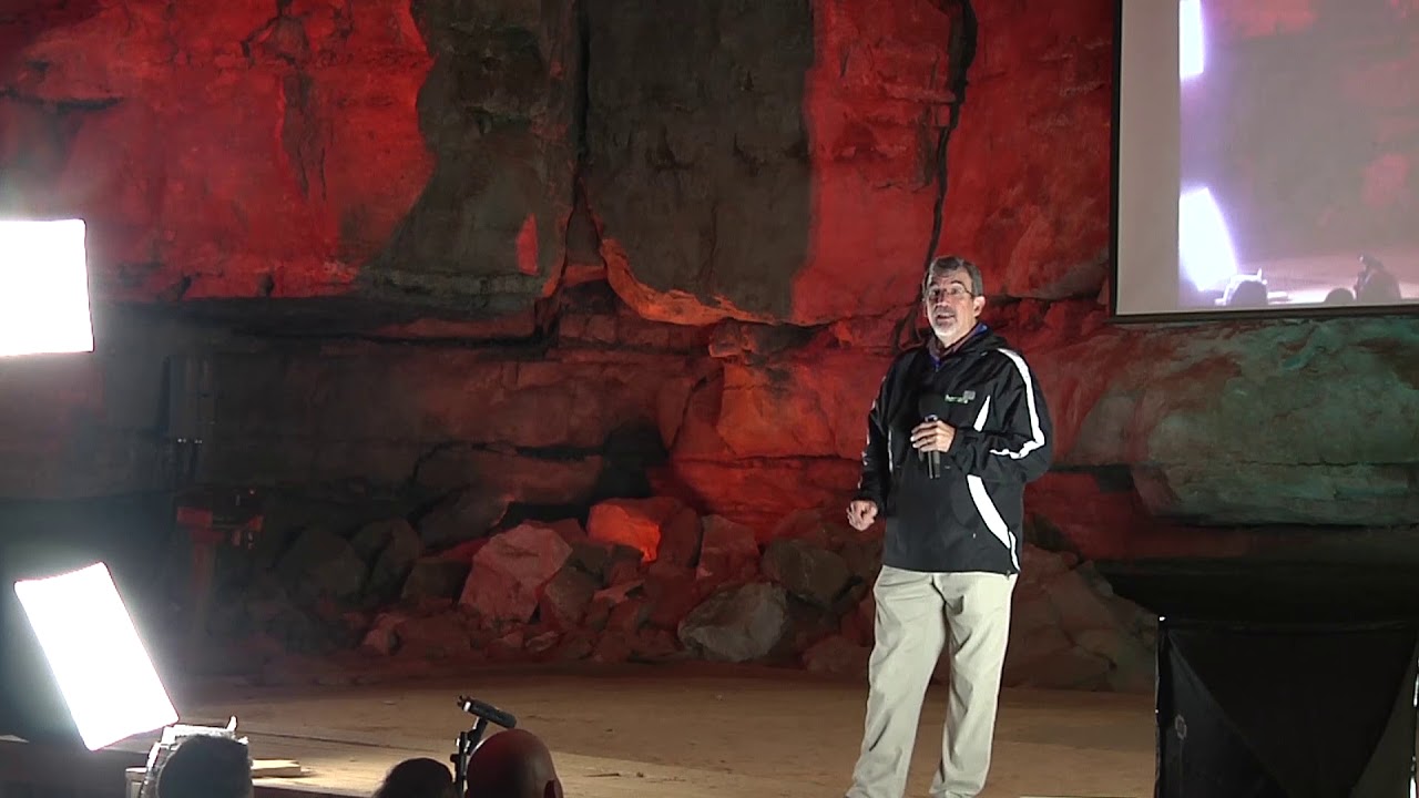 Erupt 2018 04 Singing Jerry Elder - YouTube