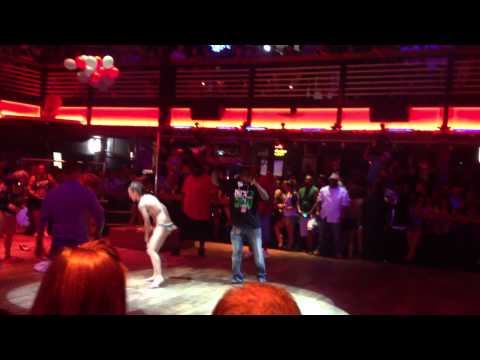 girls eatin each other out at starlite