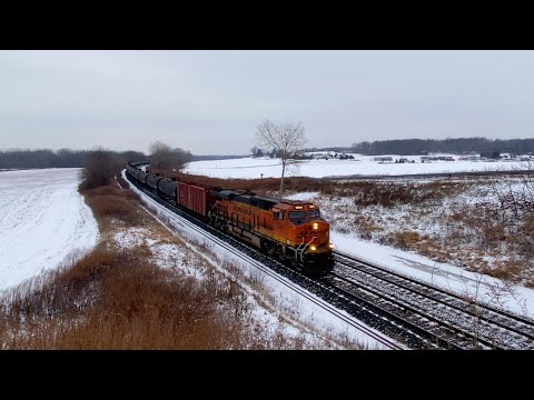 BNSF 5541 leads CSX K028 near Weedsport, NY (12/20/20) [4K] - YouTube