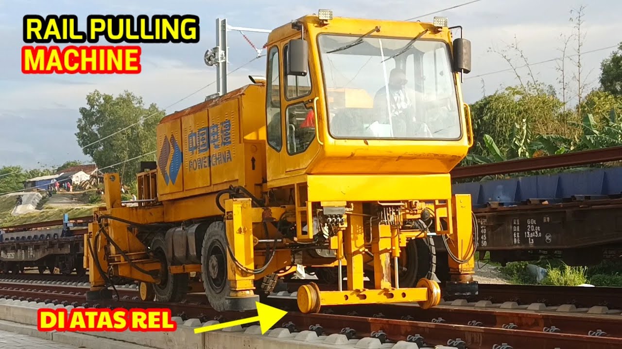 Baru Lihat..! Mesin Pemasang Rel KERETA CEPAT ini berjalan di atas rel ...