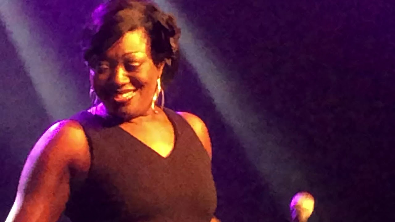 SHANNA WATERSTOWN (USA) - 09/19 - YouTube