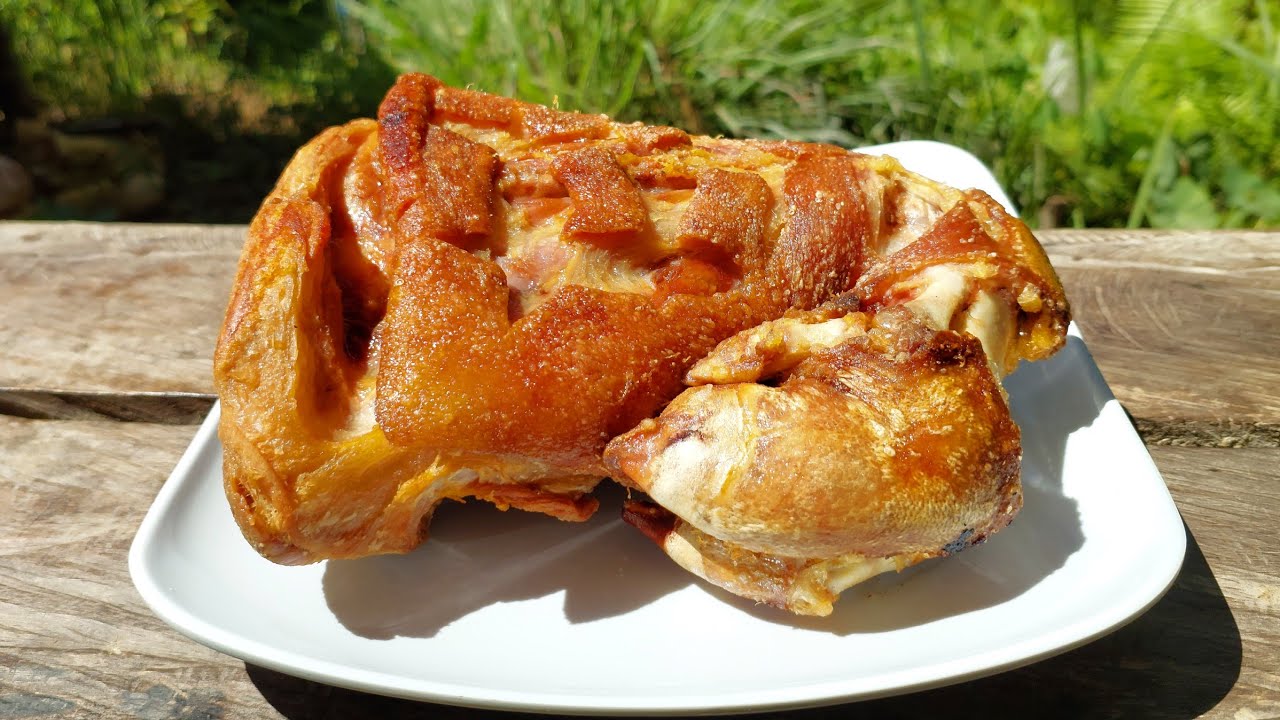 easy way to cook crispy pata | pinaputukan na pata - YouTube