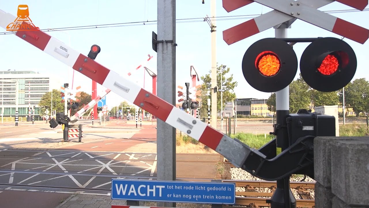 DUTCH RAILROAD CROSSING - Middelburg - Schroeweg - YouTube