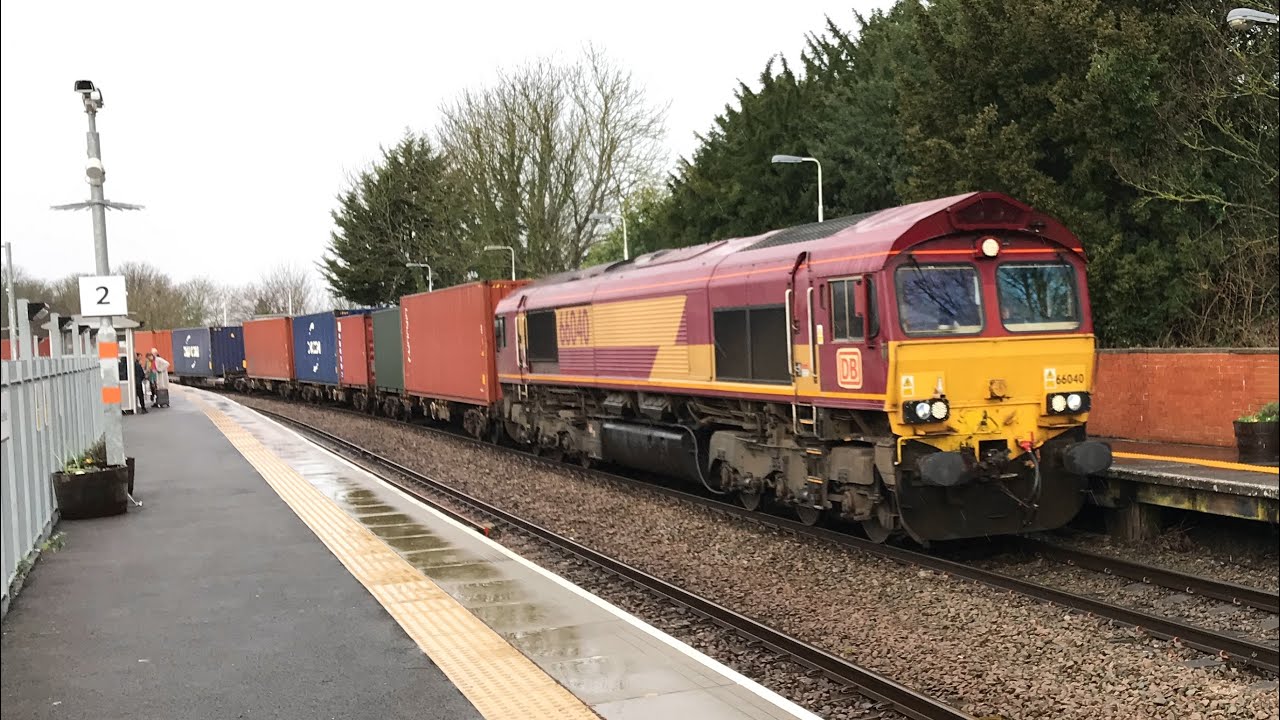 66040 DB cargo 4L45 with 32 containers Wakefield to Felixtowe 11:29 1E ...