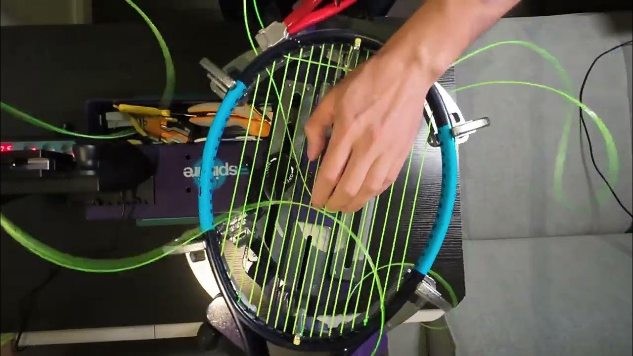 Stringing Wilson Ultra Tour v2.0 18x20 - YouTube