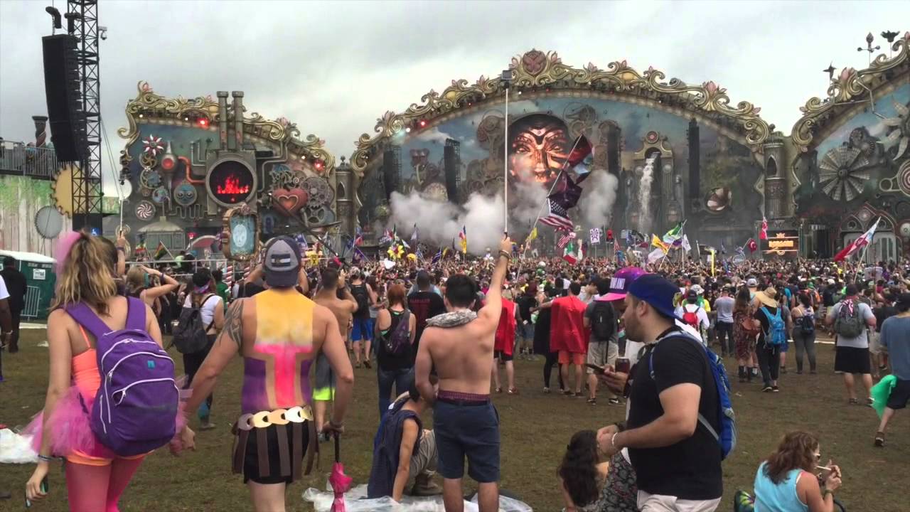 Tomorrowworld 2015 - YouTube