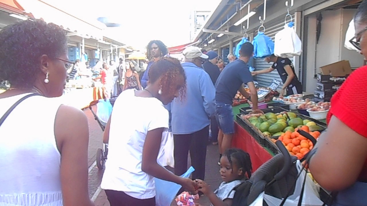 De Haagse Markt - Pasar Tradisional Den Haag - Den Haag Market - YouTube