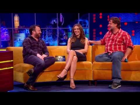 Did Russell Crowe and Elizabeth Hurley kiss   The Jonathan Ross Show