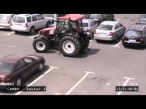 Bayanlar Traktör Kullanırsa böyle park eder [KmC].mp4