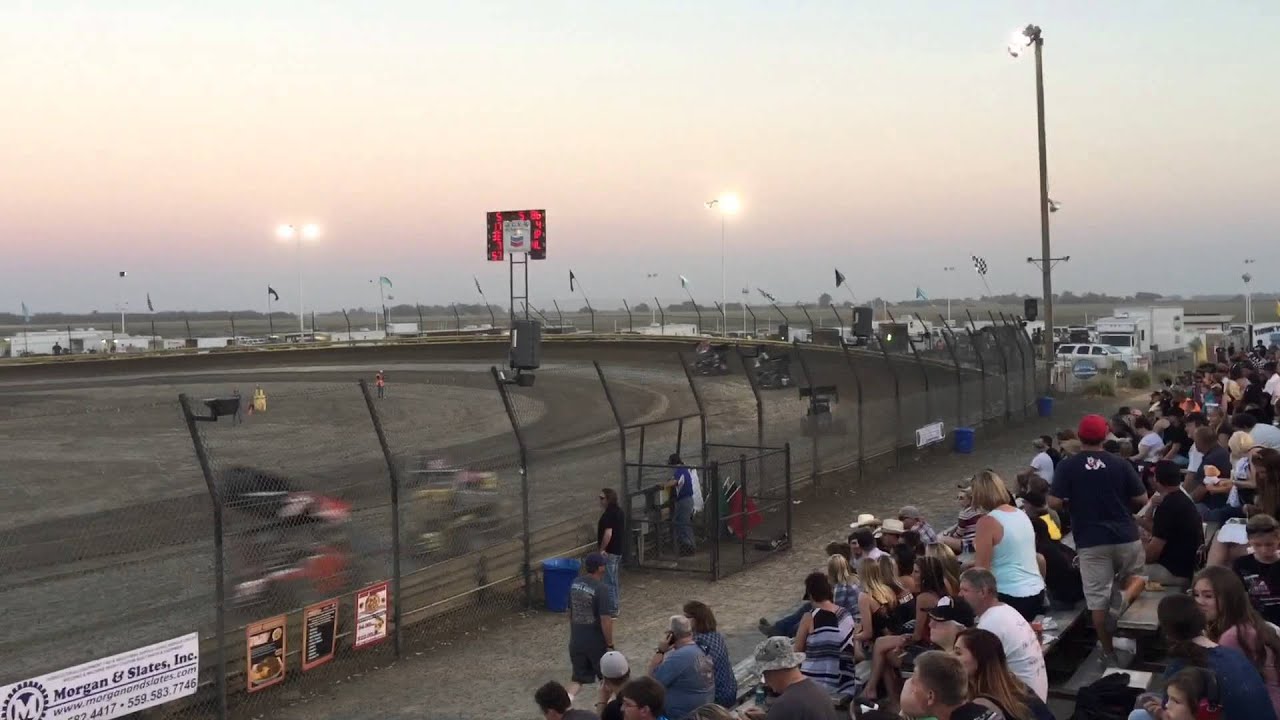 Logan Heath @ Lemoore Raceway first heat race win - YouTube