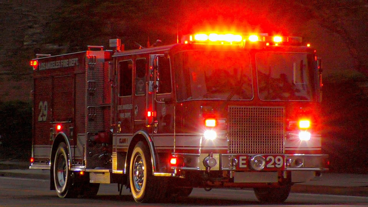LAFD Engine 29 Responding - YouTube