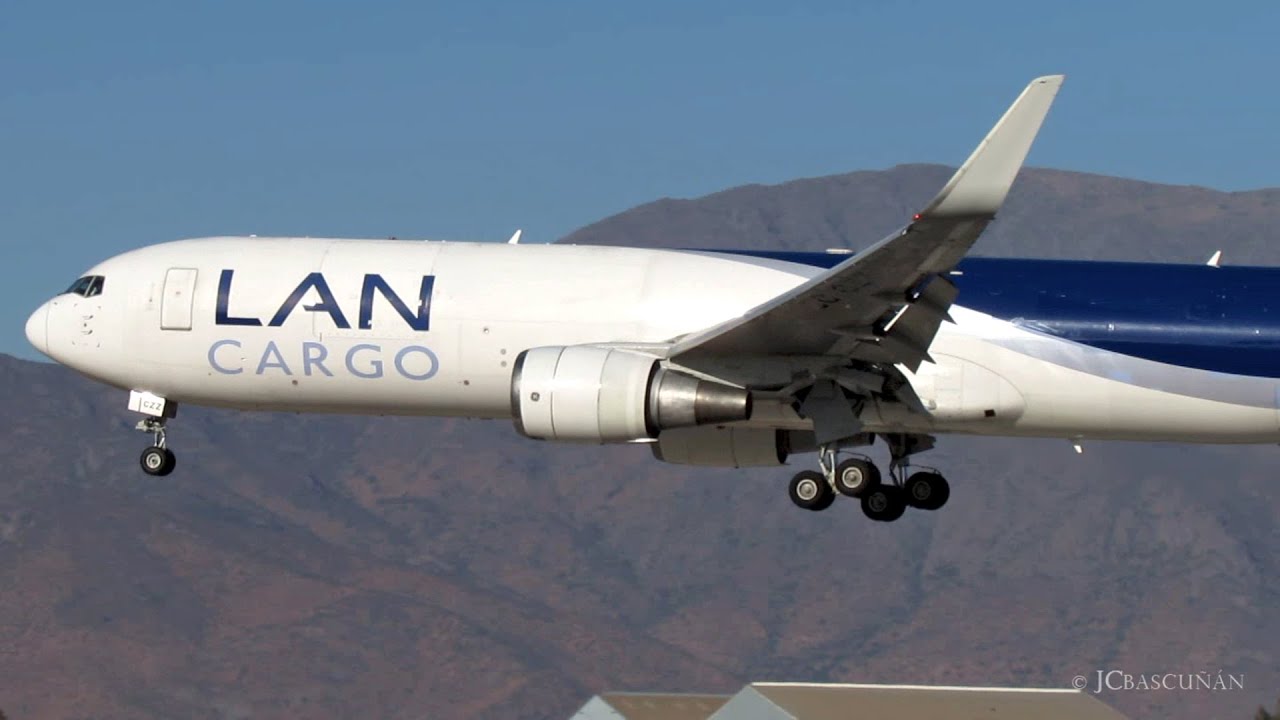 LATAM Cargo (LAN Cargo) Boeing 767-316ERF (CC-CZZ) aterrizando en ...