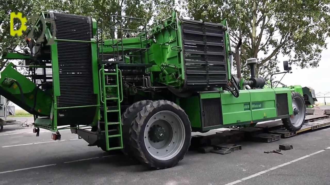Unloading AVR Mistral Potato Harvester from a truck - Duijndam Machines ...