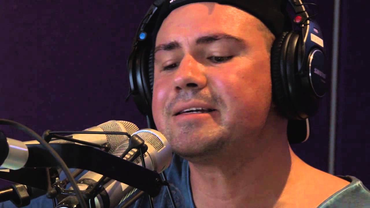 Nicholis Louw | Wie So Kon Se (4 Werke Cover) | Friday Live - YouTube