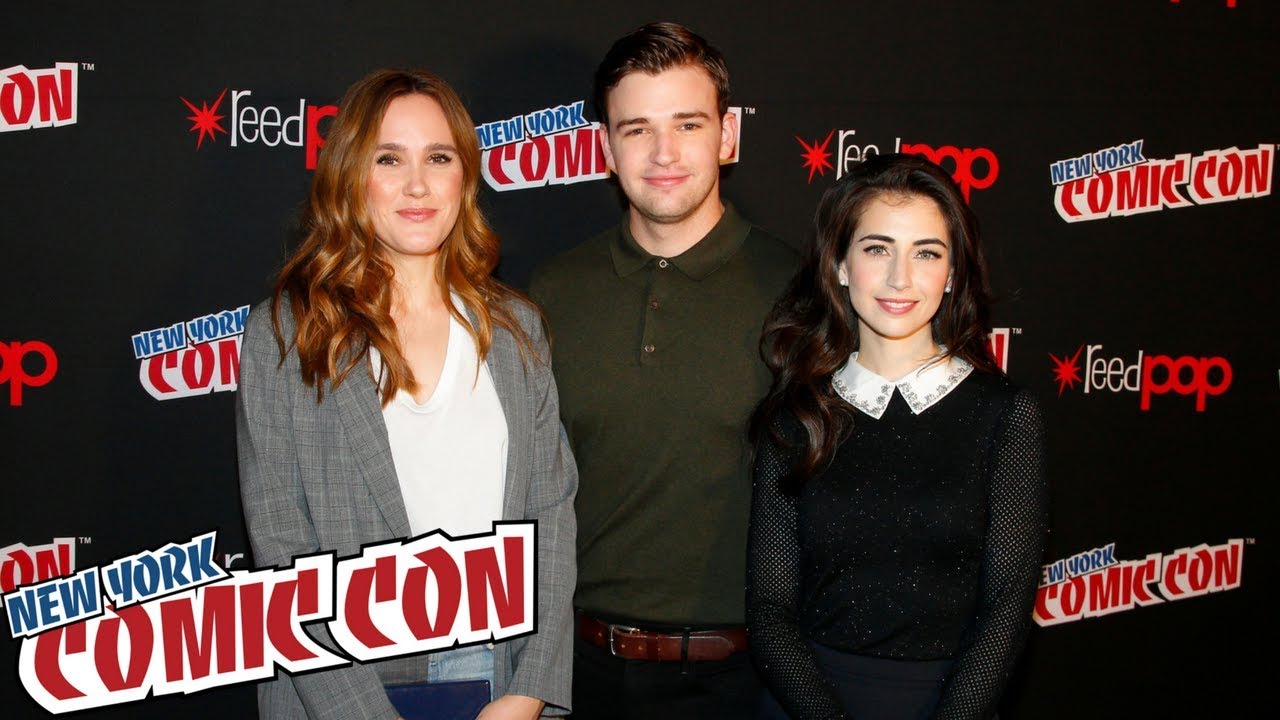 "Beyond" Cast Gives First Tease of Season 2 at New York Comic Con - YouTube