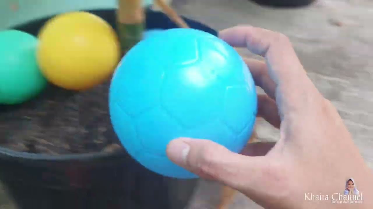 Memecahkan Balon Berhadiah dan Bola berhadiah dinosaurus, permen ...