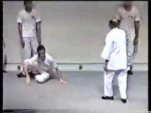 Tai chi Chuan GRANDMASTER HUANG SHENG SHYAN push hands - YouTube
