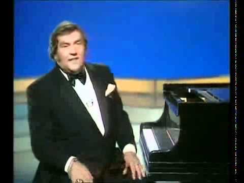 Les Dawson - "Unforgettable" - YouTube