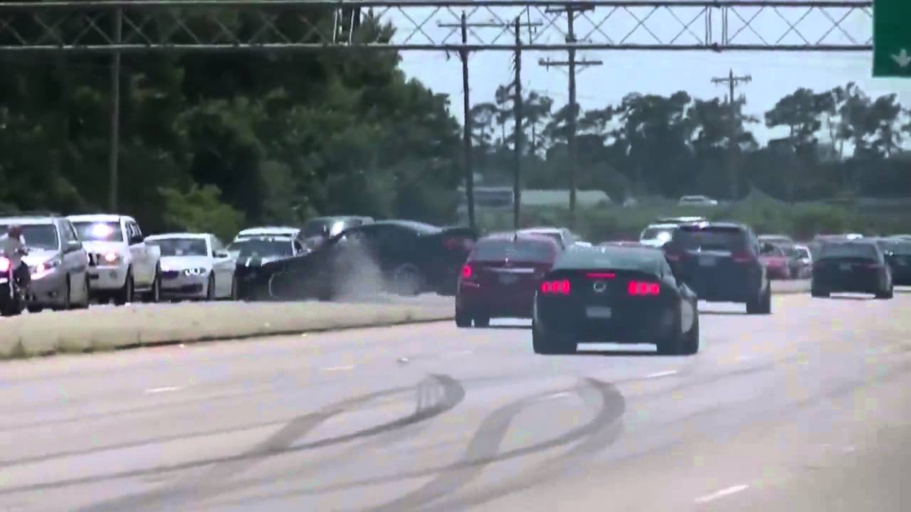 3 Ford Mustang Drifting Fails One After Anothe - YouTube