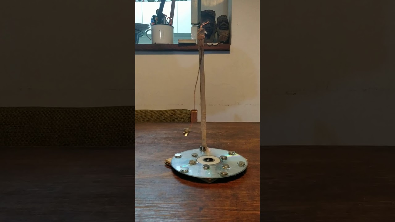 Magnetic Pendulum - YouTube