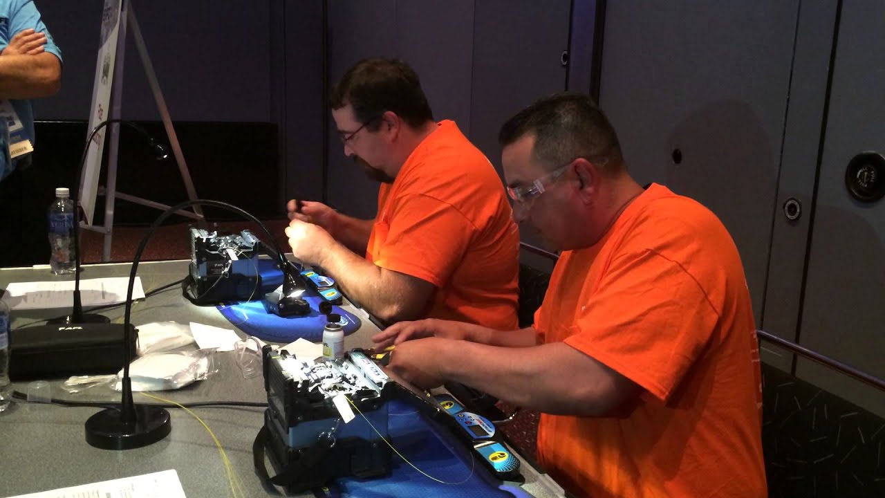 SCTE Cable-Tec Cable Games Fiber Splice Competition - YouTube