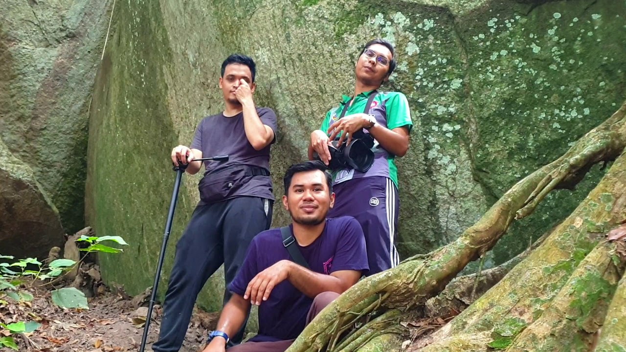 HIKING BUKIT BATU LEBAH MELAKA - YouTube