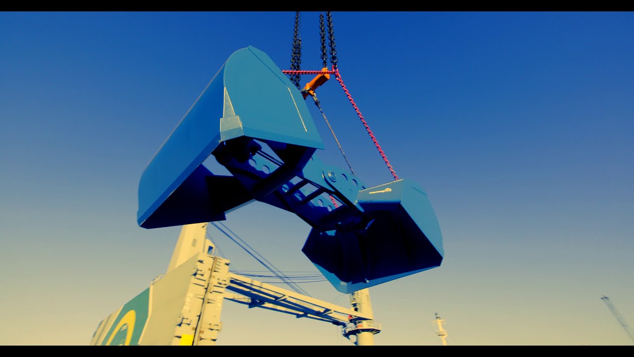 Dry bulk cargo handling of Copper concentrate - YouTube