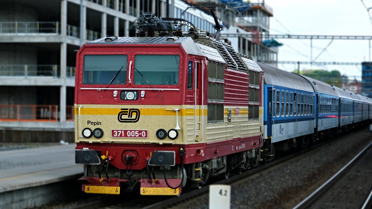 ČD 371.005 R 682 LABE (Praha hl.n. Ústí nad Labem hl.n.) Praha ...