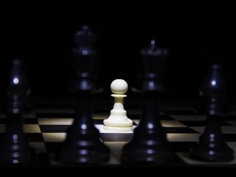 Satrancın Gölgesinde : Beyaz ile Siyahın Ortak Efendisi