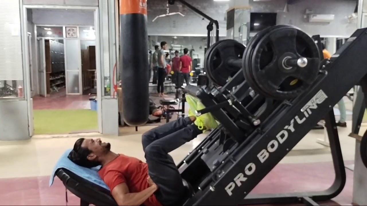 Thai by training in gym 💪🤗🤫 - YouTube