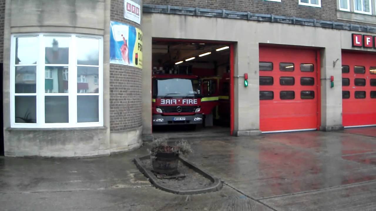 London Fire Brigade - CU1 A34 Edmonton Command Unit Turnout - YouTube