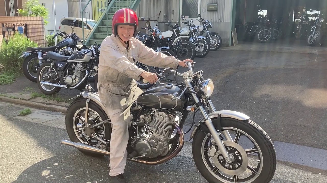 MOTOR ROCK Yamaha SR400 CustomHardtail Bobber - YouTube