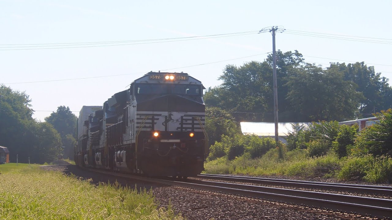 NS 277 at CP379 in Kendallville Indiana - YouTube
