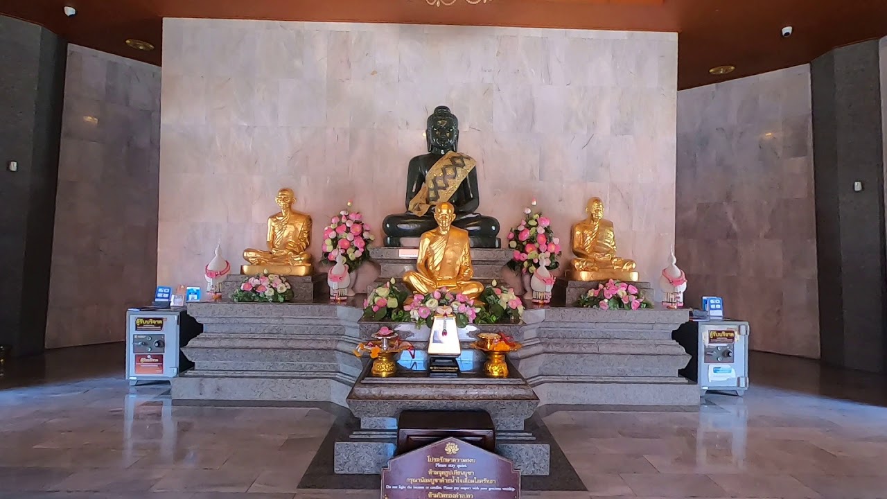 The statues of the three monks, Luang Ta Mahabua is in the center Wat ...