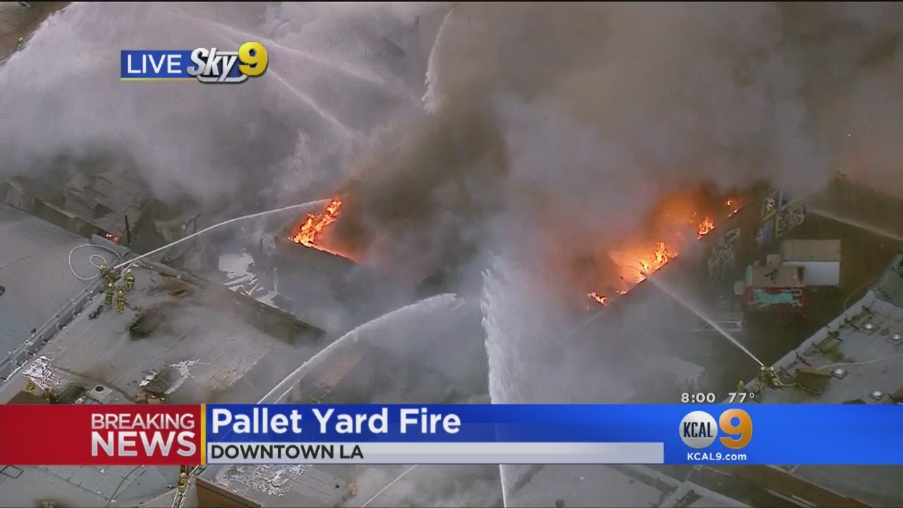 Stubborn Pallet Fire Burns In Downtown LA - YouTube