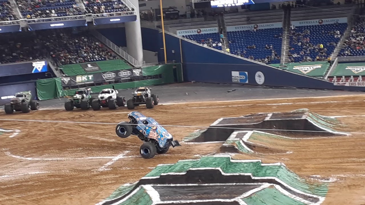 Monster jam Miami,FL show 1 Skills (Jester) - YouTube