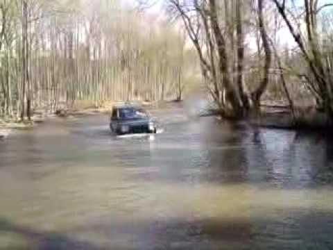 Auto in wasser - YouTube