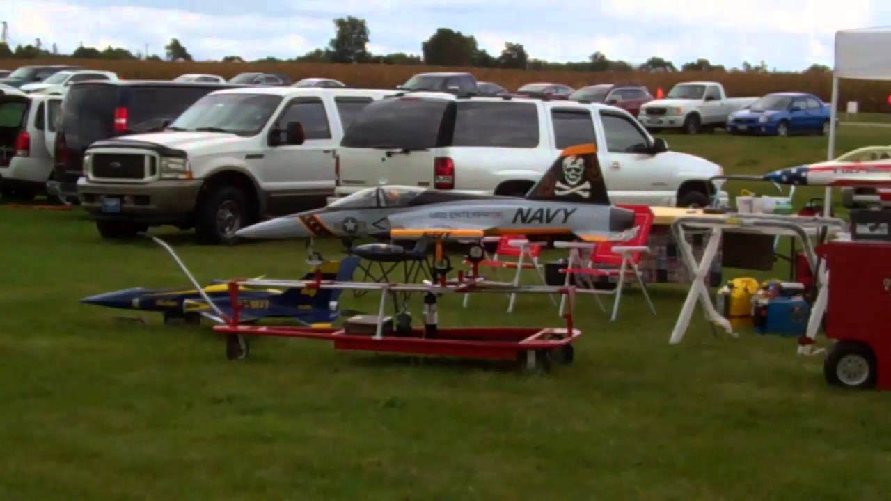 route 66 jets in the pits and start up area - YouTube