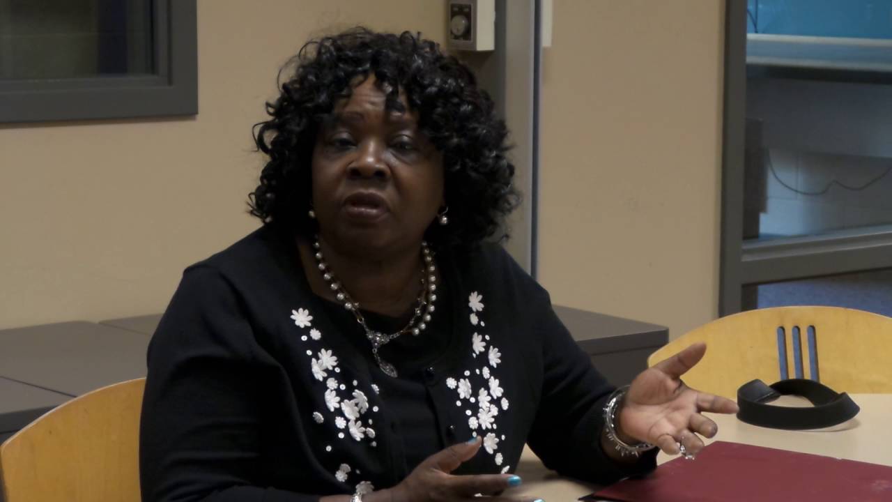 Helen Bassett Discusses school board issues. - YouTube