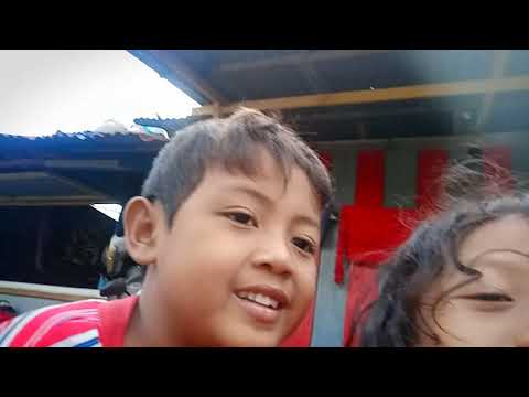 Bocah ngakak , fokus sma yg baju biru