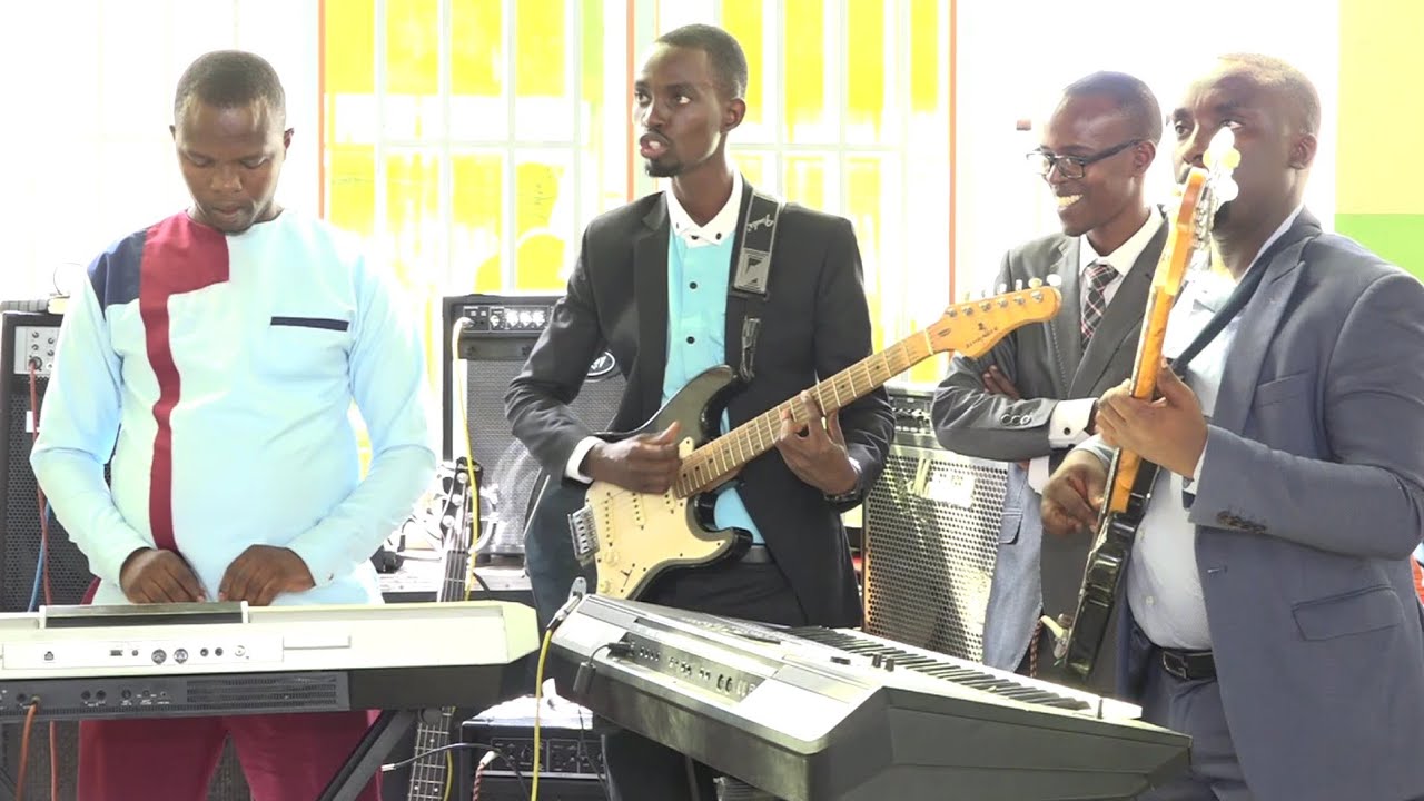 Ubuzima bwanje bwahindutse ukundi/Chorale de l'Eglise de Pentecôte de ...