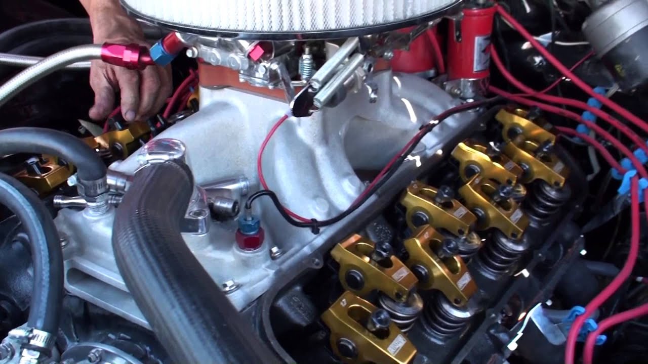 70 Chevelle 454 big block broken valve spring repair and fire up - YouTube